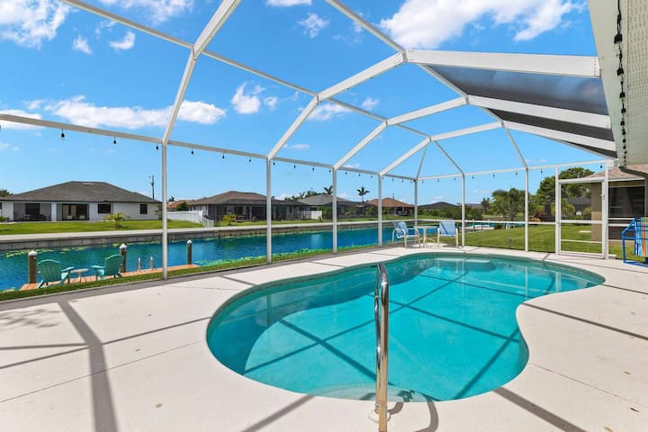 Heated Pool Plus Game Room On Fresh Water Canal - Cape Coral, FL