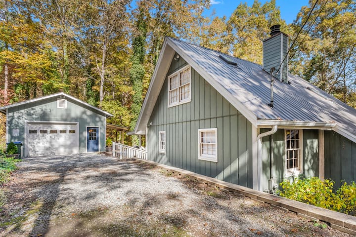 Cabin Fever - Hot Tub - Game Room - Dog Friendly - Dahlonega, GA