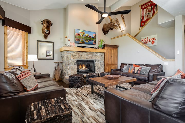 An222 | Winter Shuttle | Ski In/out | Hot Tub - Steamboat Springs, CO