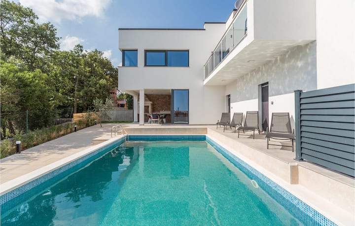 Gorgeous Home In Rovinjsko Selo - Rovinj
