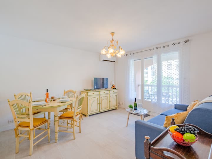 Le Victoria By Interhome - Saint-Aygulf