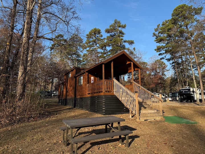 Asheboro 1br Cabin Near Nc Zoo | Loft & Water View - Seagrove, NC