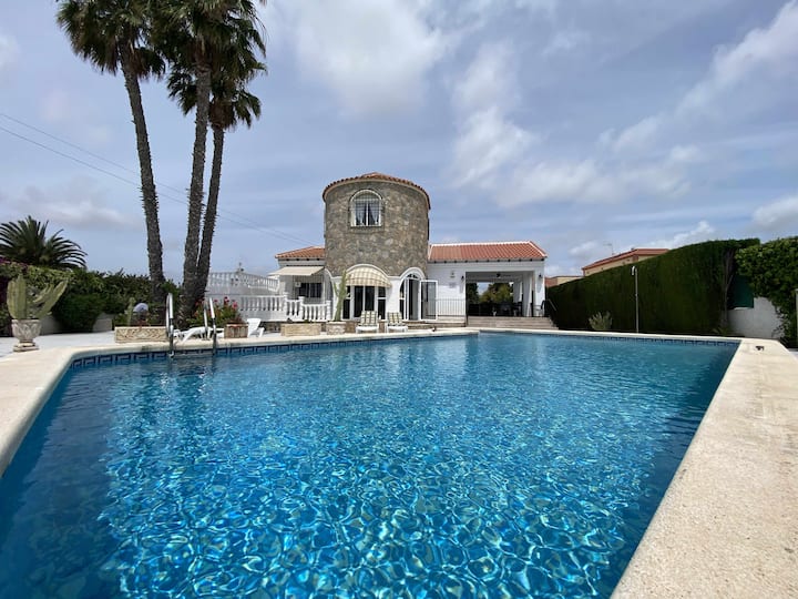 Magnifica Villa Con Piscina Privada - Torrevieja