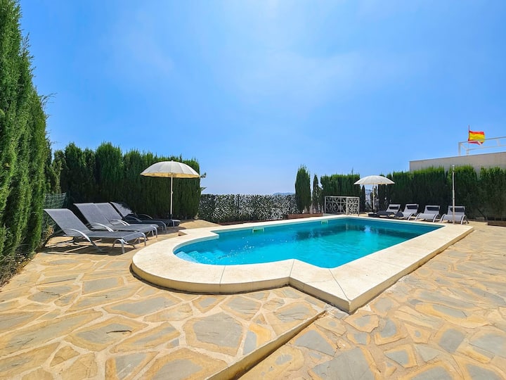 5 Bed Villa With Pool In Cerros De Aguila - La Cala de Mijas