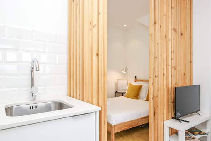Riverside Modern Apartment In The Heart Of Lisbon - Almada