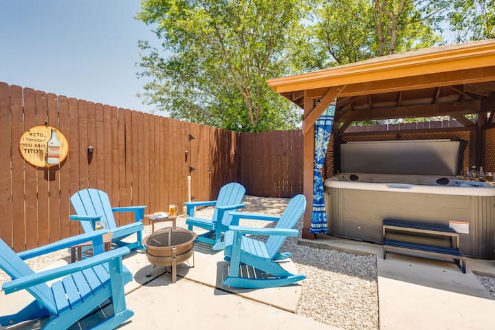 San Antonio Home W/ Private Hot Tub: Pet Friendly! - San Antonio, TX