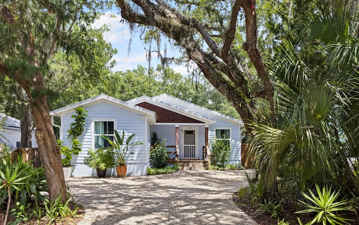 Hot Tub + Deck, 2 Blocks To Beach | Hidden Grove - St. Augustine, FL