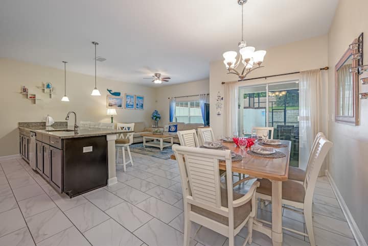 1564 - 4 Bedroom Luxury House W/ Resort Access - Floride