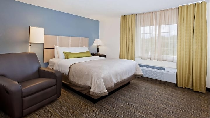 4 Modern Units! Near Wichita Art Museum - Wichita, KS