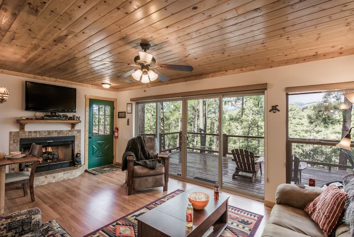 Aurora Montealis | Mountain Views, Fireplace, Wifi - Ruidoso, NM
