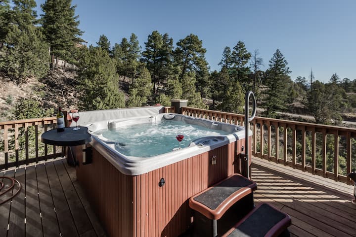 Abbey Lodge | Perfect For Large Groups, Hot Tub - Ruidoso, NM