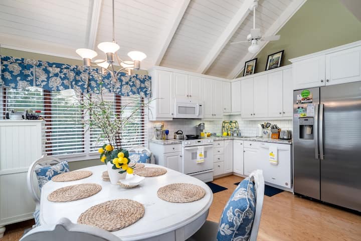 Renovated Cottage W/ Golf Views! Close To Beach! - Seabrook Island, SC