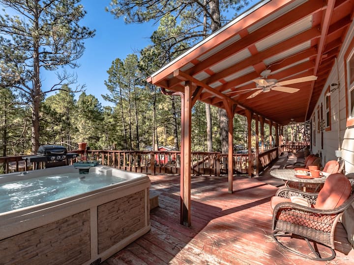 Winterfell | Family Friendly, Private Hot Tub! - Ruidoso, NM