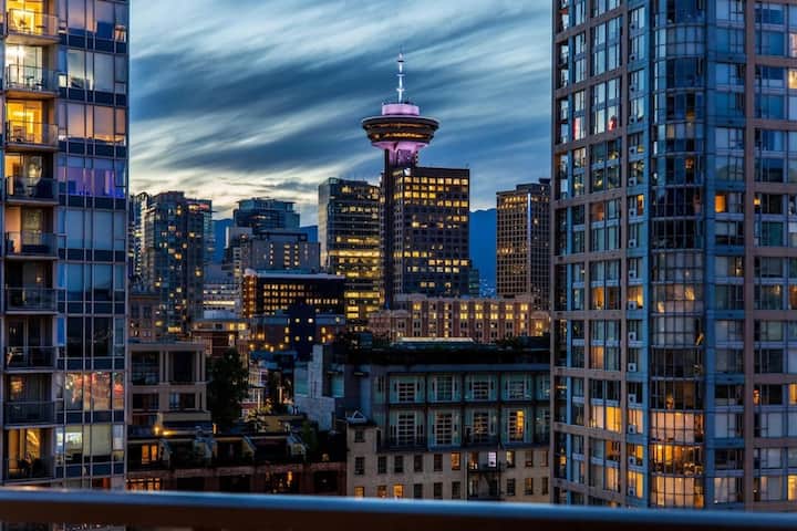 Discover The View From The Top! Luxury 3-br Condo - Vancouver