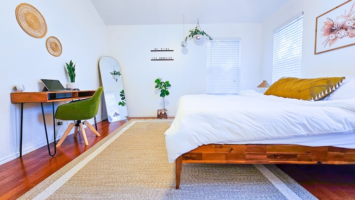 San Antonio Oasis | King Bed | Designer - San Antonio, TX