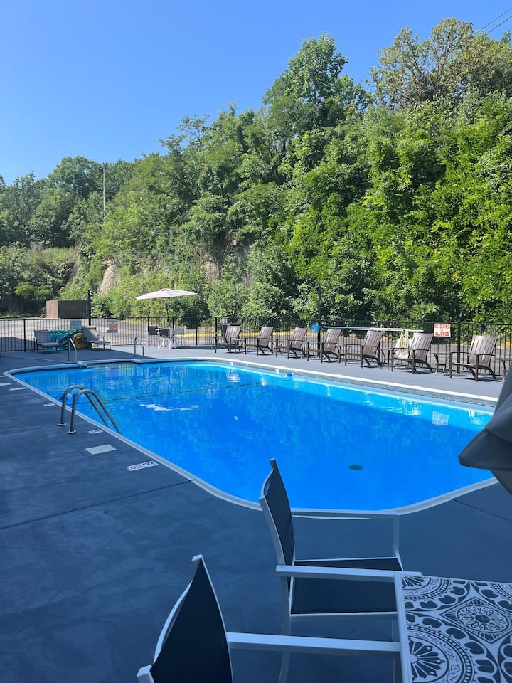 Serene Studio Oasis At Oak Ridge In Branson - Branson, MO