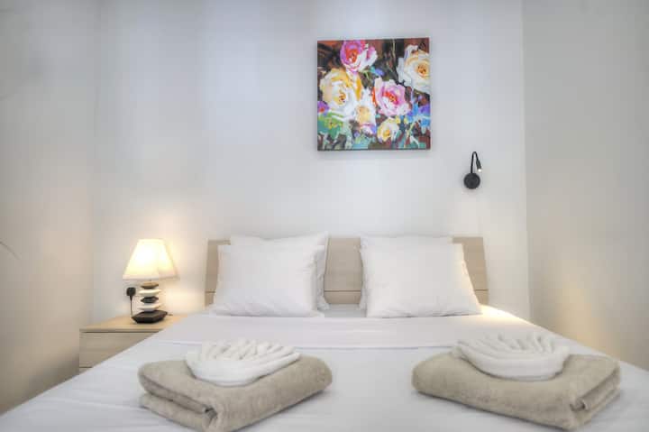 Charming 2 Bedroom Townhouse, Internal Yard Jdes1- - Valletta