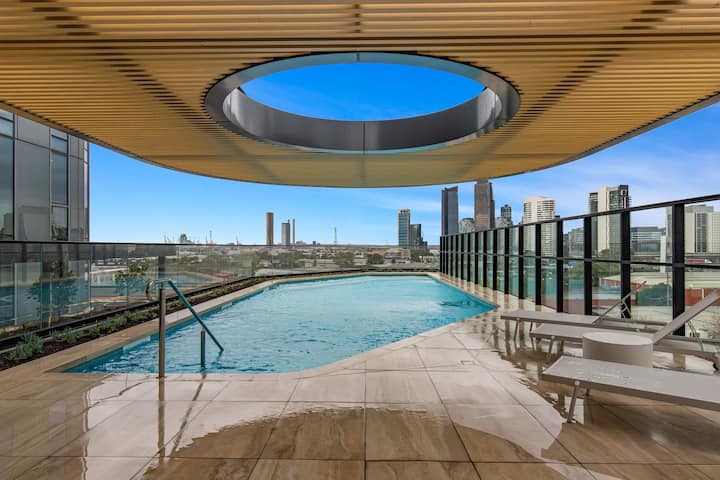 Southbank 1-bed Resort With Study, Pool And Gym - Brooklyn