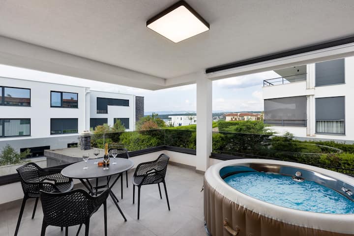 Apartment Sole With Whirpool - Malinska