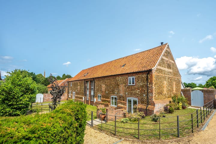 Christmas Barn - Heacham