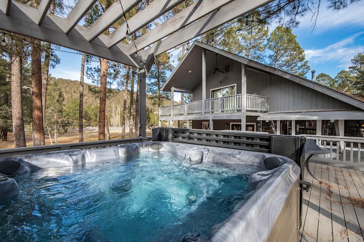 Eagle Creek Retreat | Park-like Setting, Hot Tub - Ruidoso, NM