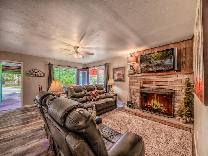 Texas Trio | Large Deck Overlooking Large Yard! - Ruidoso, NM
