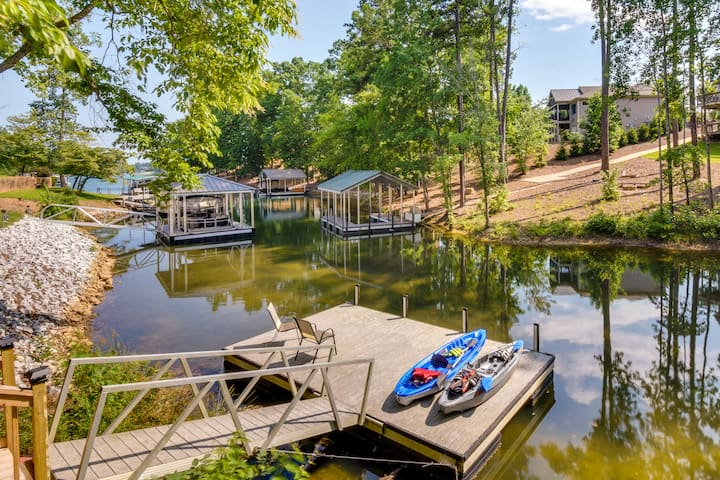 South Carolina Retreat W/ Fireplace & Lake Access! - Lake Keowee, SC