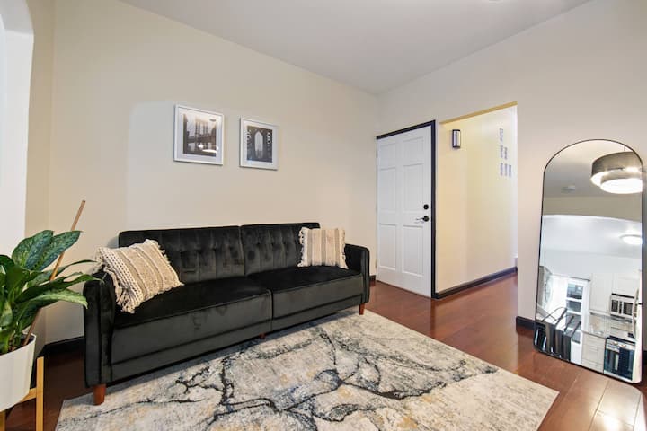 Beautiful 3 Bedroom Near Subway! - New York