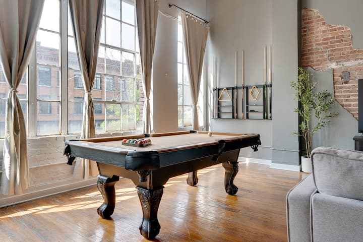 Modern Loft W/ Pool Table| Parking| Sleeps 8| Dt - Homewood, AL