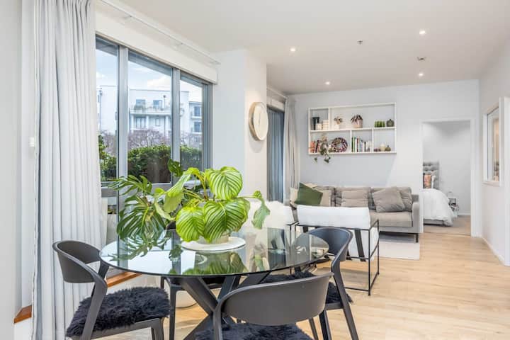 Stunning Viaduct 1 Bedrm -Carpk! Pool, Gym - Auckland
