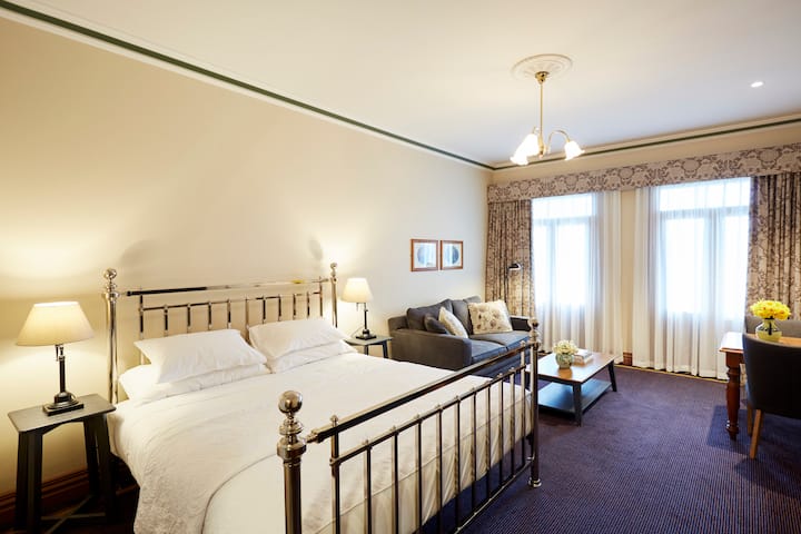 Deluxe King Room - Cranbourne