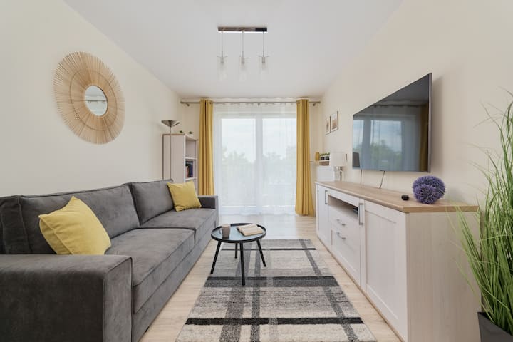 Beautiful 66b | Fashionable Apartment | Parking - Wrocław