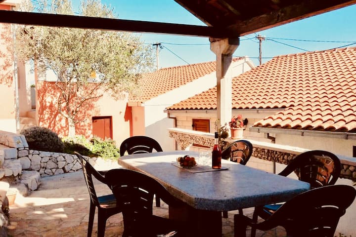 A-5654-b Appartement D'une Chambre Avec La - Sutivan