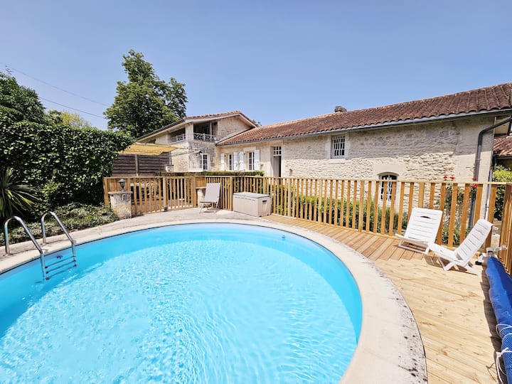 Gîte Avec Piscine Le Creux Du Loup - Jardins du logis de Forge
