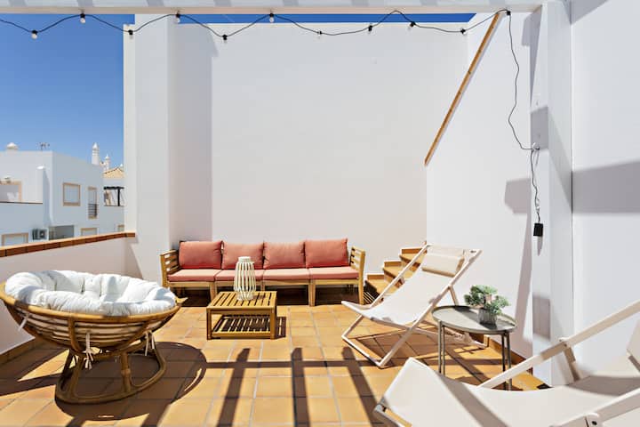 Moderne, Avec Terrasse Et Vue Sur La Mer - Tavira