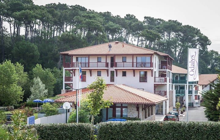 Suite Pour 3 Avec Terrasse | Piscine Chauffée - Ciboure