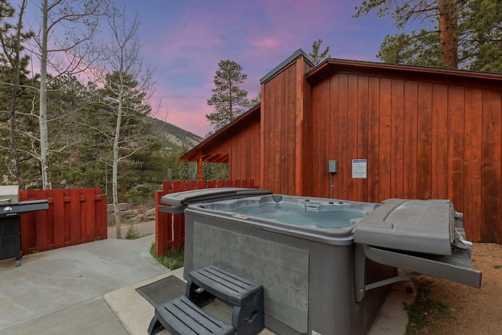 Cabin 2- Two Br Cabin W/hot Tub - Estes Park, CO