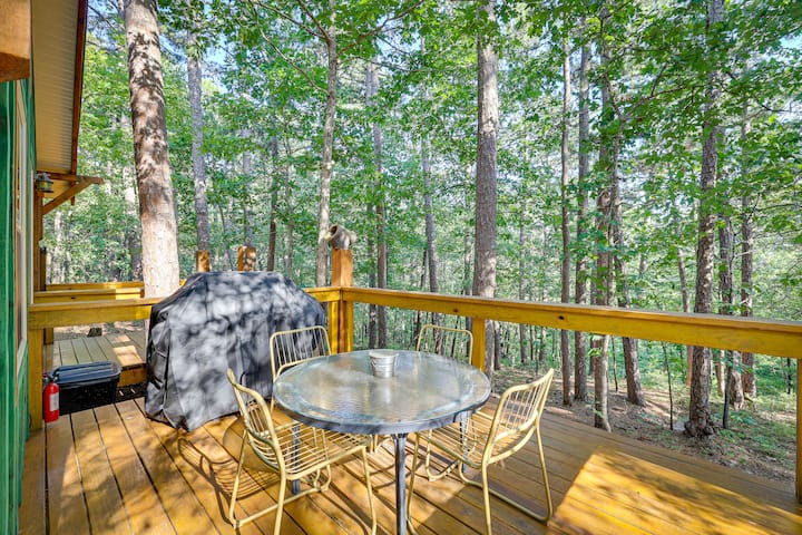 Pet-friendly Eureka Springs Rental W/ Private Deck - Eureka Springs, AR
