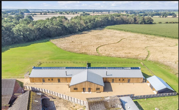 *Brand New* Barn Conversion - Wroxham