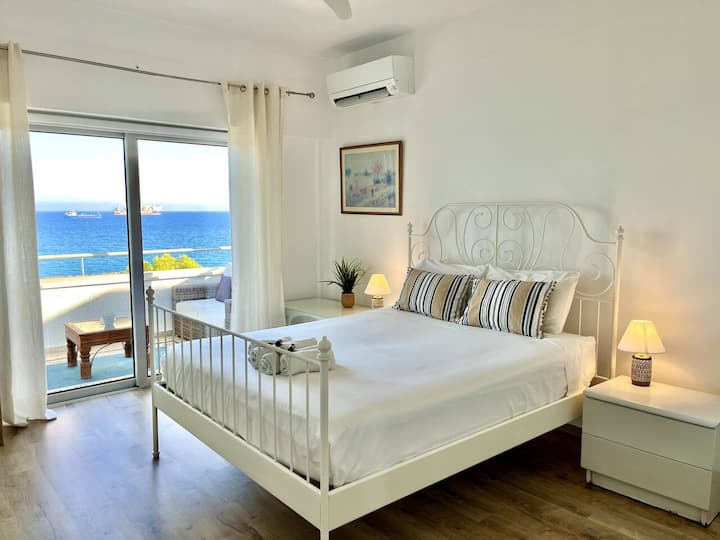 Beachfront Seaview Apartment Dasoudi - Limassol