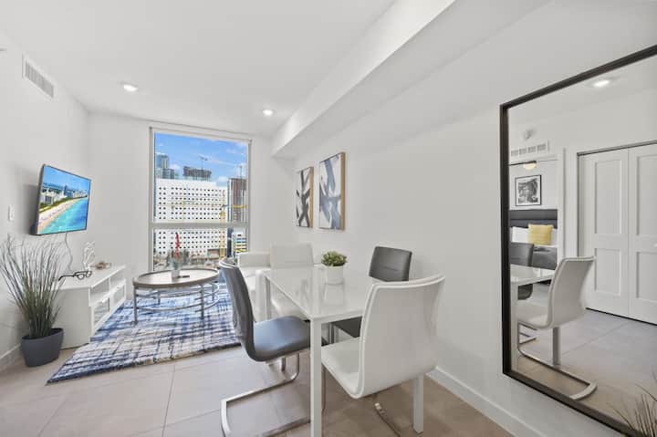 Modern Unit Mins From Brickell W/ Free Parking - Miami, FL