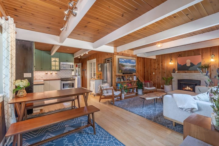 Kings Beach Cottage- Cedar Hot Tub - North Lake Tahoe, CA