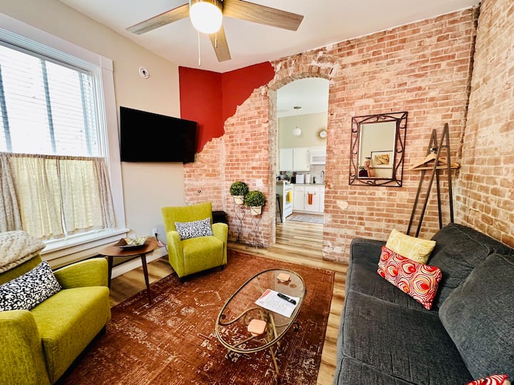 Bisbee Brownstone Suites - Patio Suite 204 - Bisbee, AZ