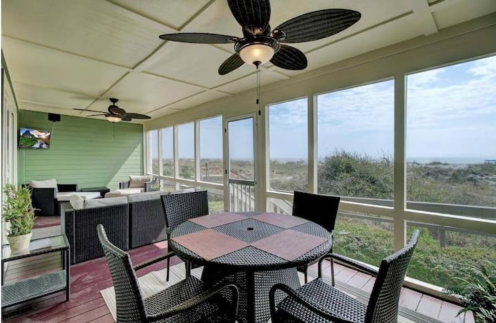 Turtle Cove-oceanfront-big Screen Porch-renovated - Isle of Palms, SC