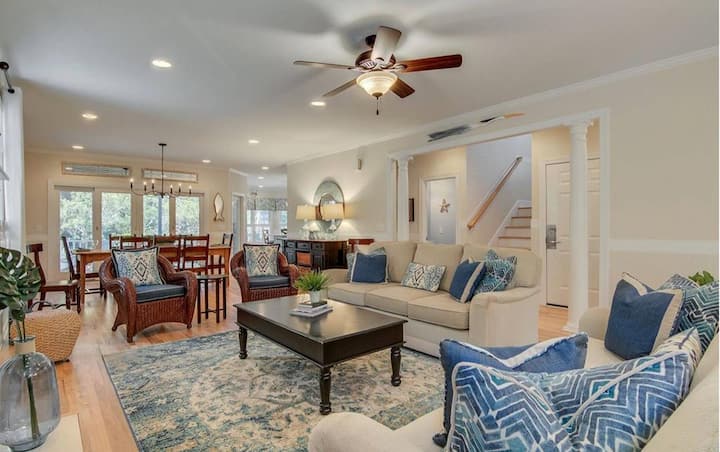Poet's Place-oceanview-renovated-screen Porch-deck - Isle of Palms, SC