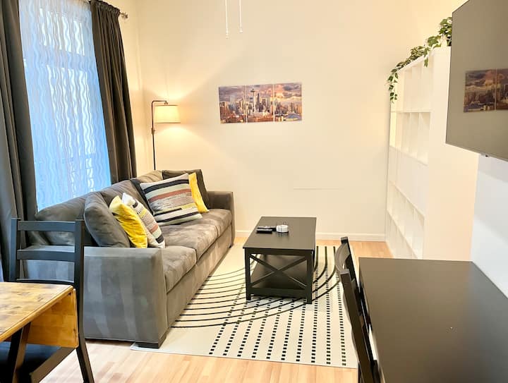 Bright Belltown Studio - Seattle