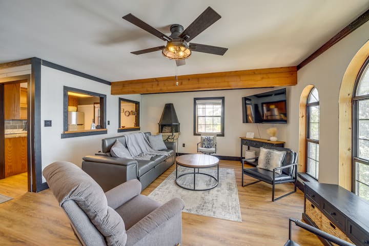 Private Hot Tub & Dock: Lakefront Grove Retreat! - 格羅夫