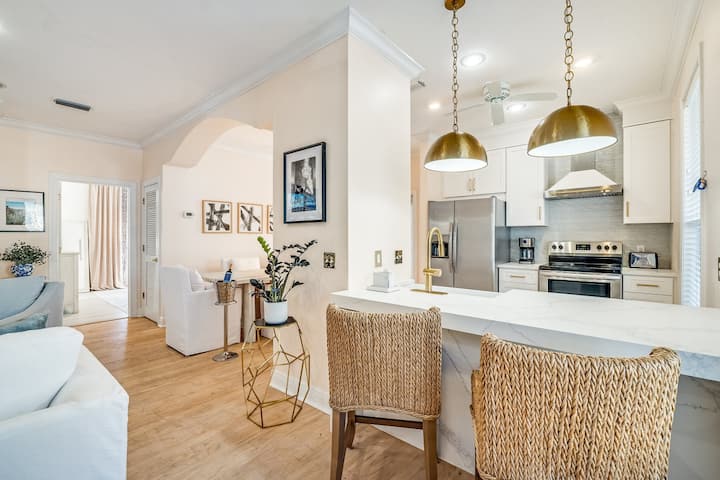 Blue Moon |Prime 30a Area| 3-minute Walk To Beach - Seaside, FL