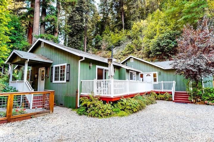 Tranquil 5br | Hot Tub | Fireplace | Deck - Guerneville, CA