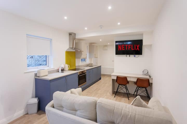 Brand New Boutique Apartment Sleeps 2 - Belfast
